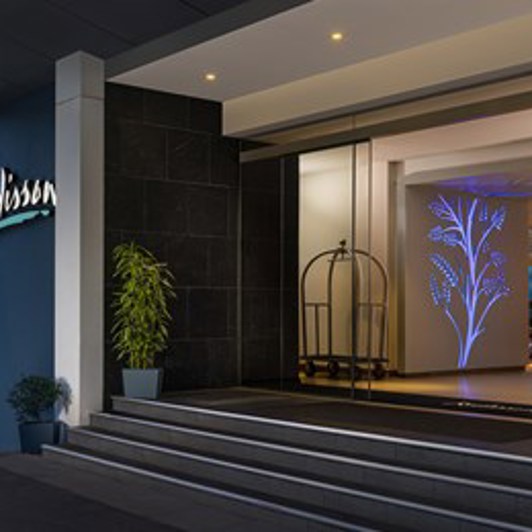 Radisson Hotel Kandy | Her bor I godt på jeres rejse til Sri Lanka!