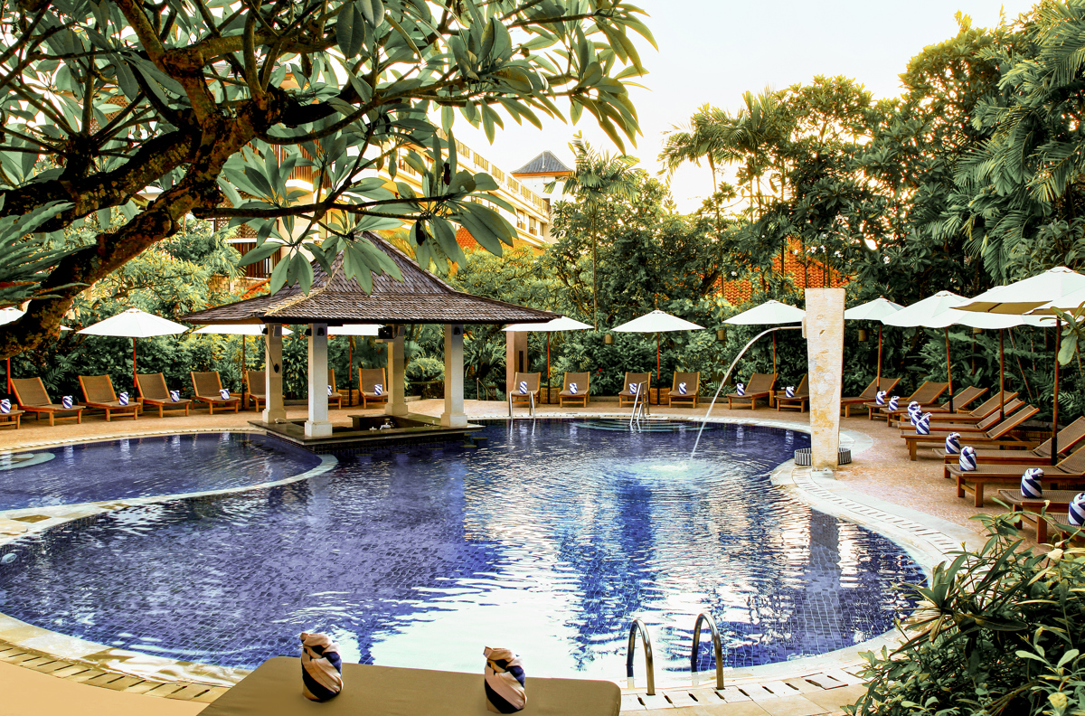 Puri Raja Hotel: Nyd Solnedgang og Strandliv i Legian | Stjernegaard Rejser