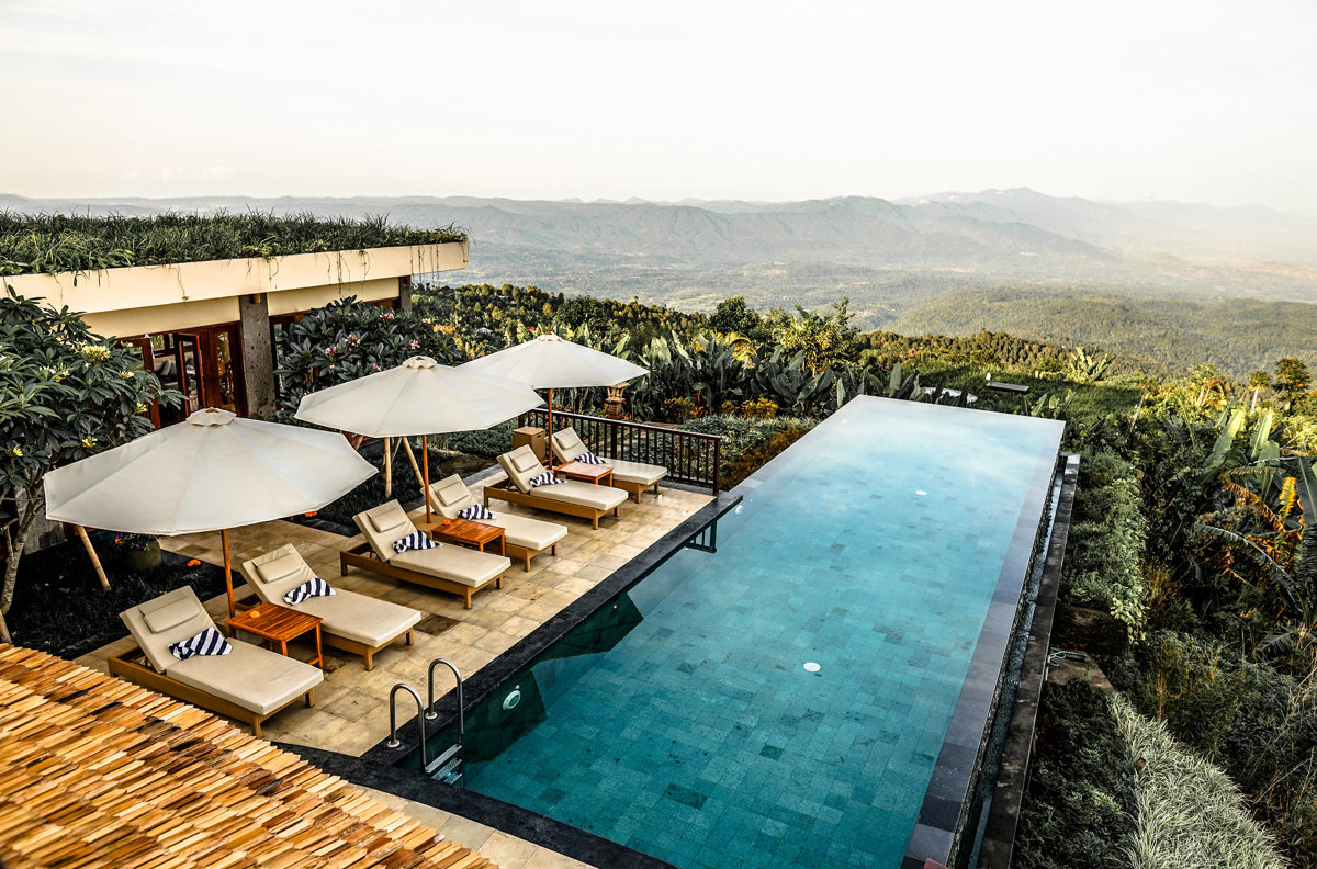 Moding Plantation - Naturparadis med Udsigt til Java